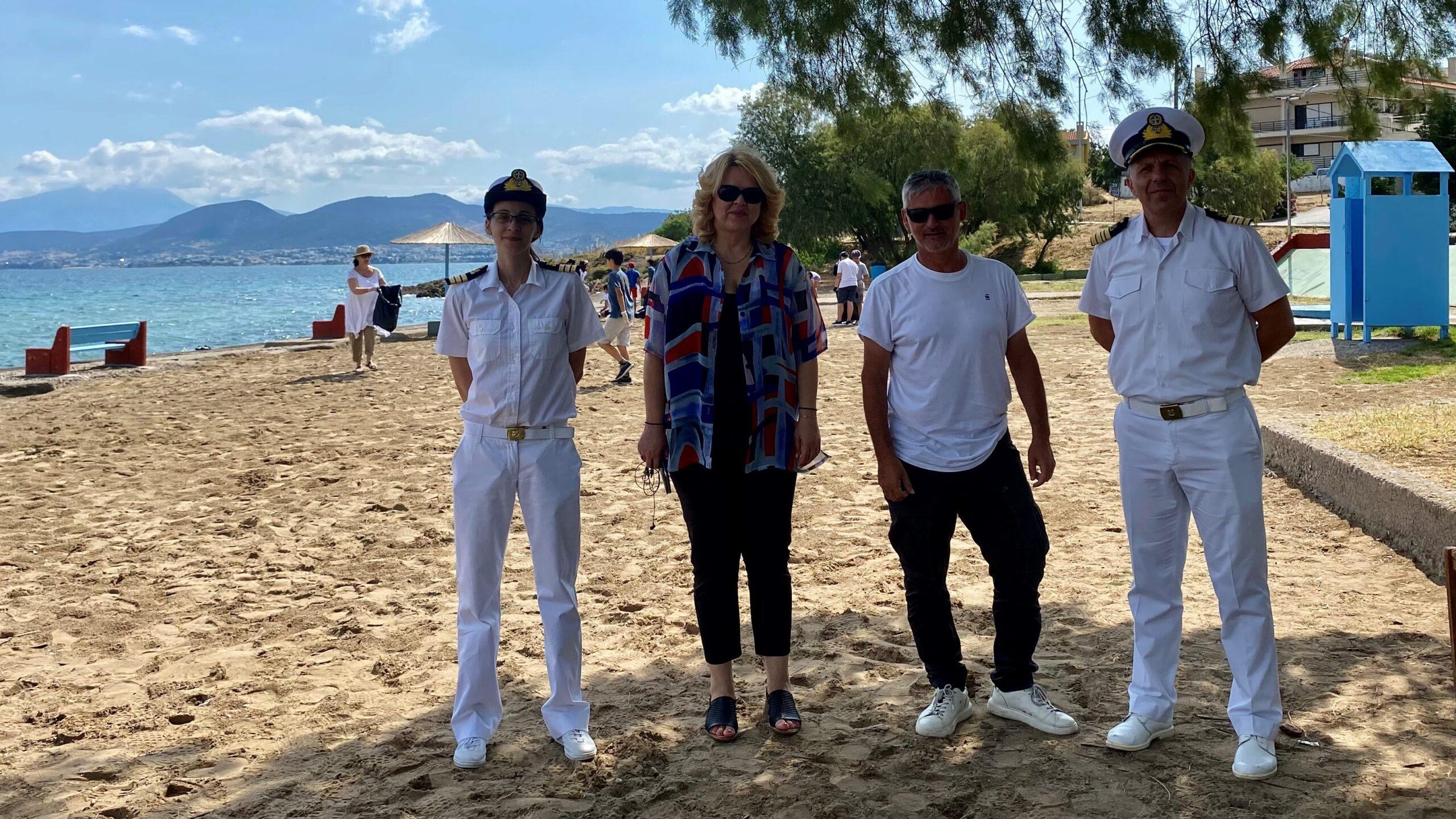 ΜΙΚΡΟΙ ΜΑΘΗΤΕΣ ΚΑΘΑΡΙΣΑΝ ΤΗΝ ΠΑΡΑΛΙΑ ΡΟΔΙΕΣ ΣΤΗ ΧΑΛΚΙΔΑ - EVIATIME