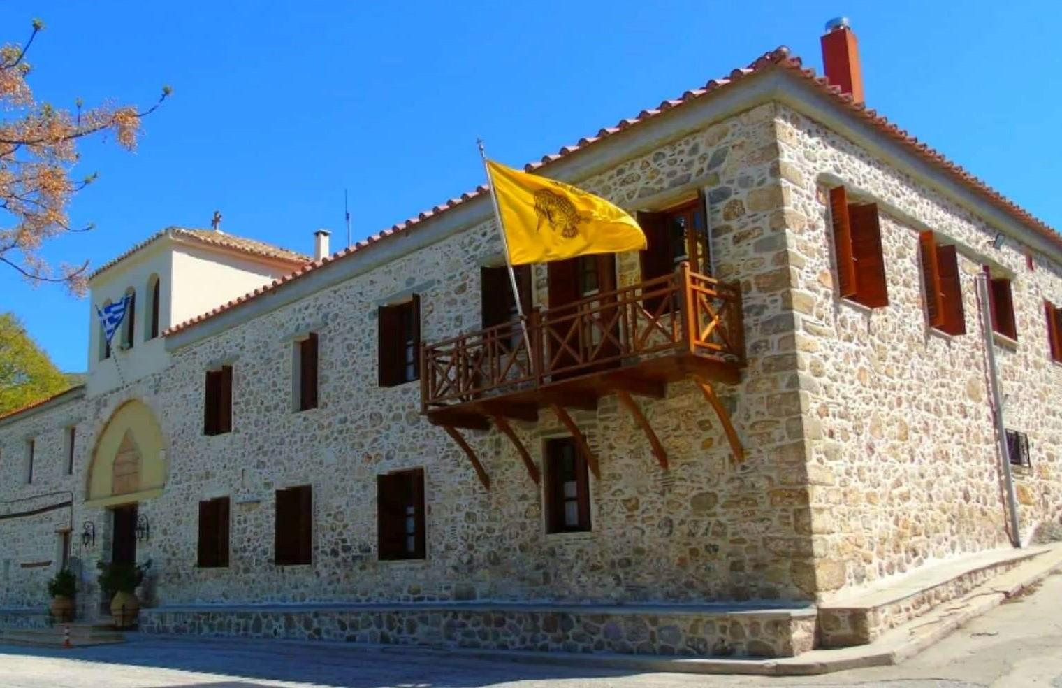 Κινδυνεύει η Μονή Αγ. Χαραλάμπους Λευκών Εύβοιας - EVIATIME
